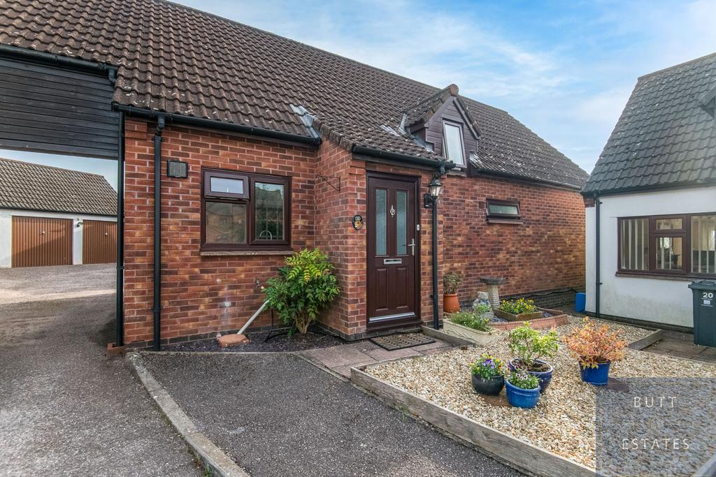 Broadclyst, Exeter EX5 3 bed detached house - £280,000