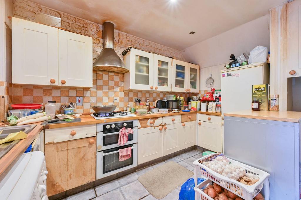 Joshua Street, E14, Tower Hamlets, London, E14 2 bed terraced house for ...