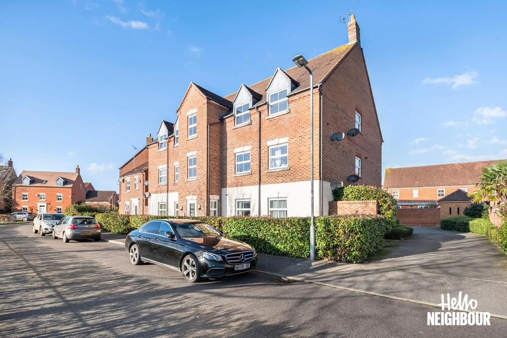 Shaw Gardens, Slough, SL3 2 bed apartment - £1,500 pcm (£346 pw)