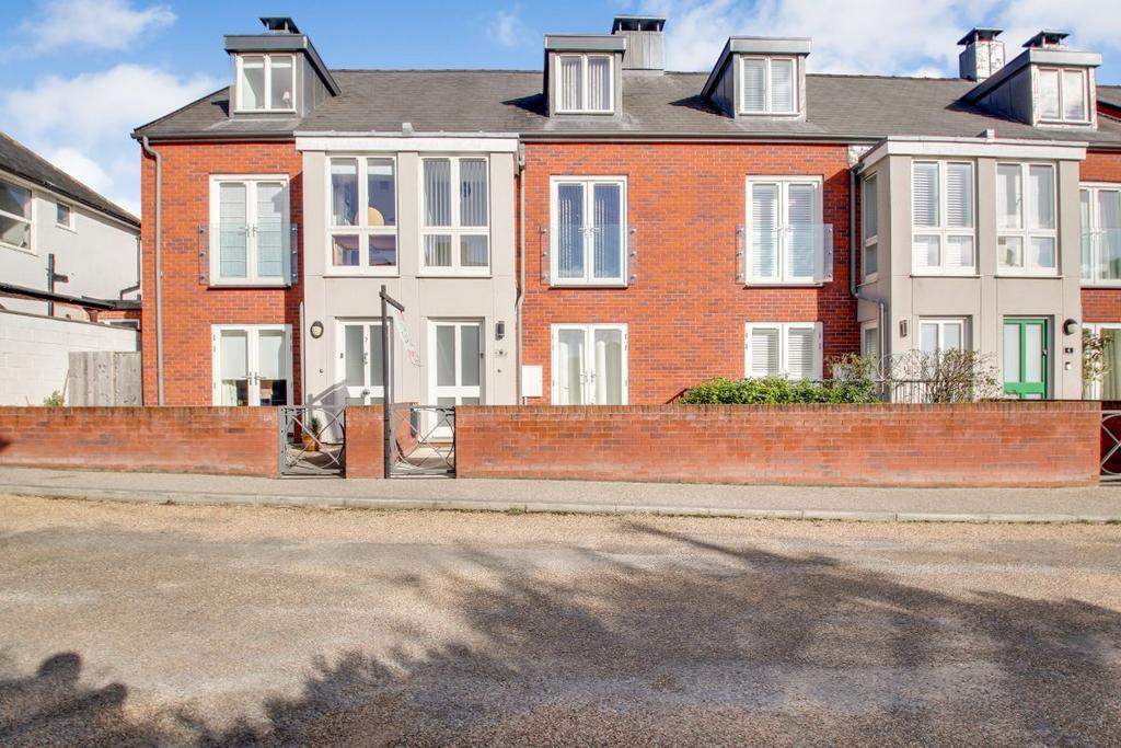 Nunns Mill Terrace, Woodbridge 3 bed townhouse - £650,000