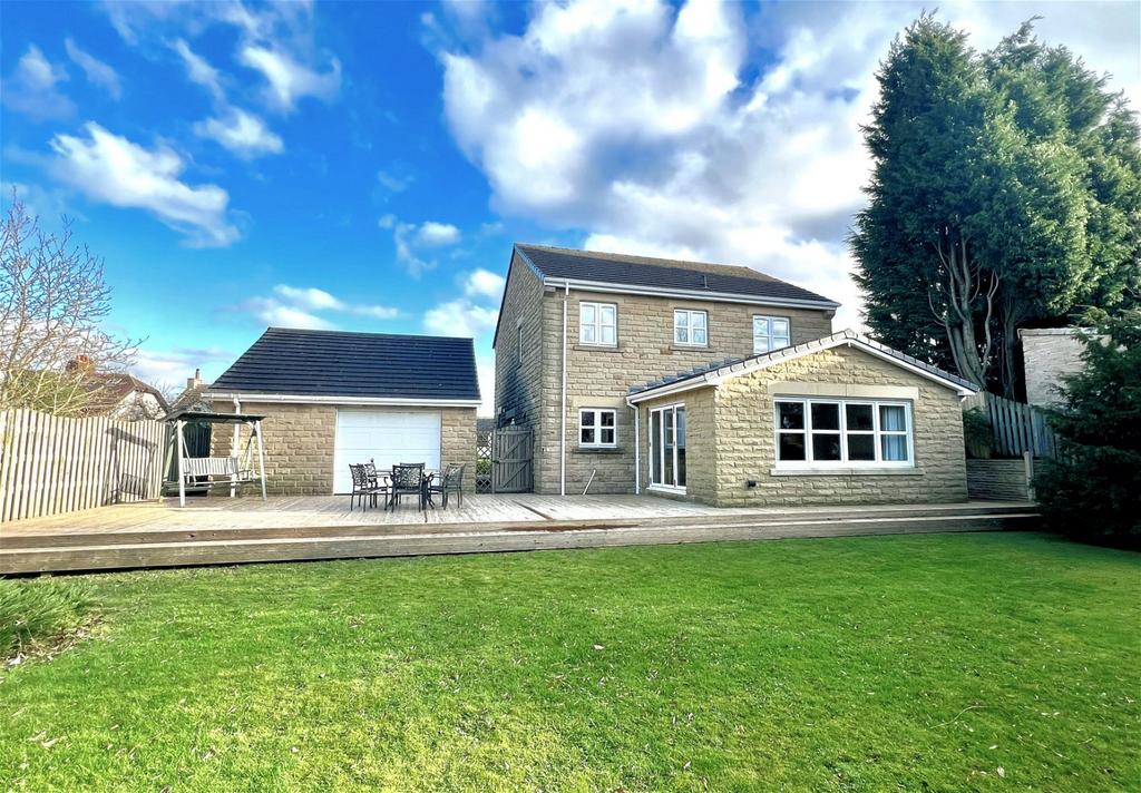 Cliff Lane, Brierley, Barnsley, S72 9HR 4 bed detached house - £550,000