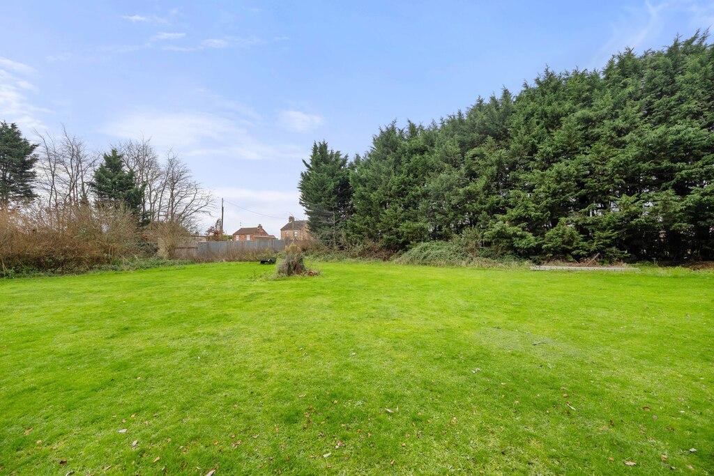 Elm High Road Elm Wisbech Norfolk Pe14 0dg 4 Bed Chalet For Sale