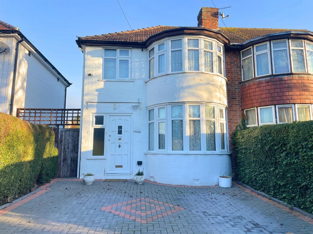 Northolt Northolt Ub5 3 Bed Semi Detached House To Rent £2 200 Pcm