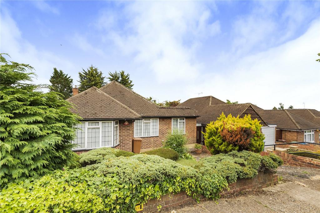Embry Way, Stanmore, Middlesex 3 bed bungalow for sale - £735,000