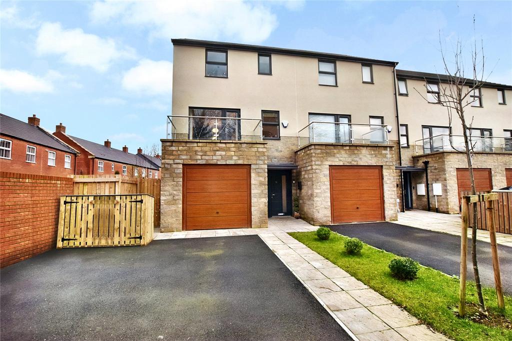 Stonebridge Vale, Leeds, West Yorkshire 4 bed townhouse for sale - £330,000