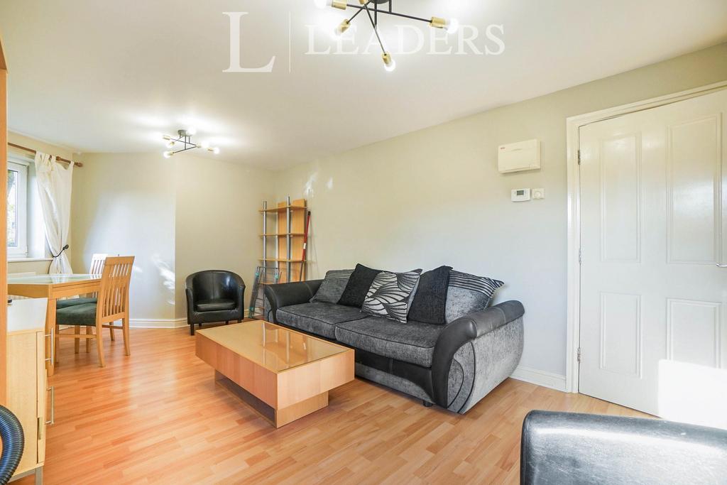 The Deansgate, Whiteoak Road... 3 bed apartment - £1,495 pcm (£345 pw)