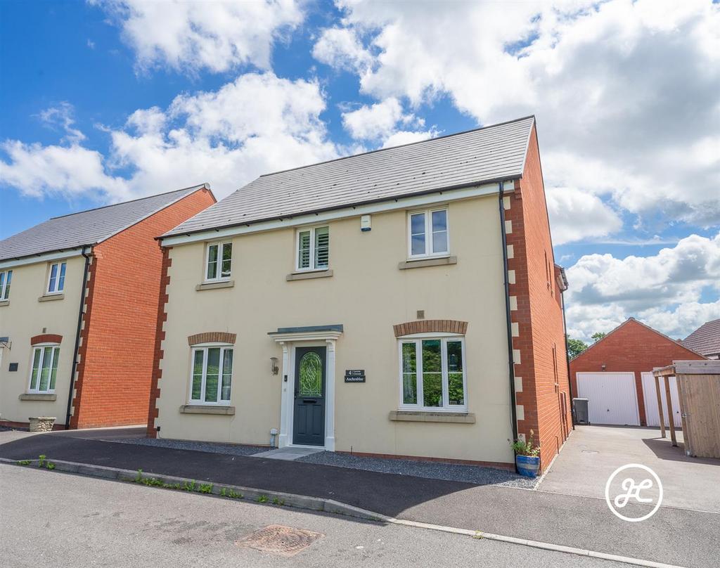 Lucerne Crescent, Wilstock Village... 4 bed detached house - £364,950