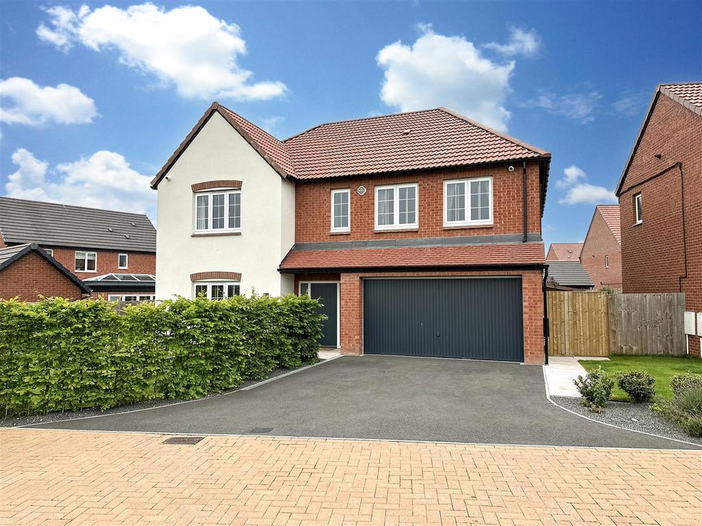 Loom Gardens, Middlebeck, Newark 5 bed detached house - £450,000