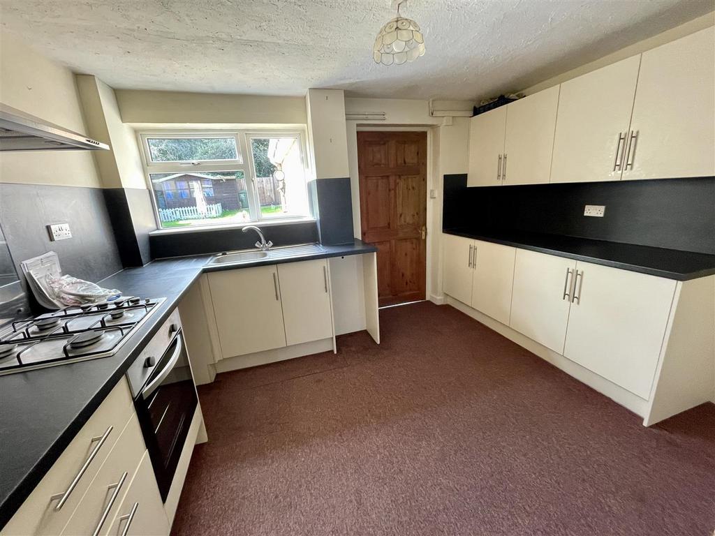 Glebe Road, Newent GL18 3 bed terraced house - £219,950
