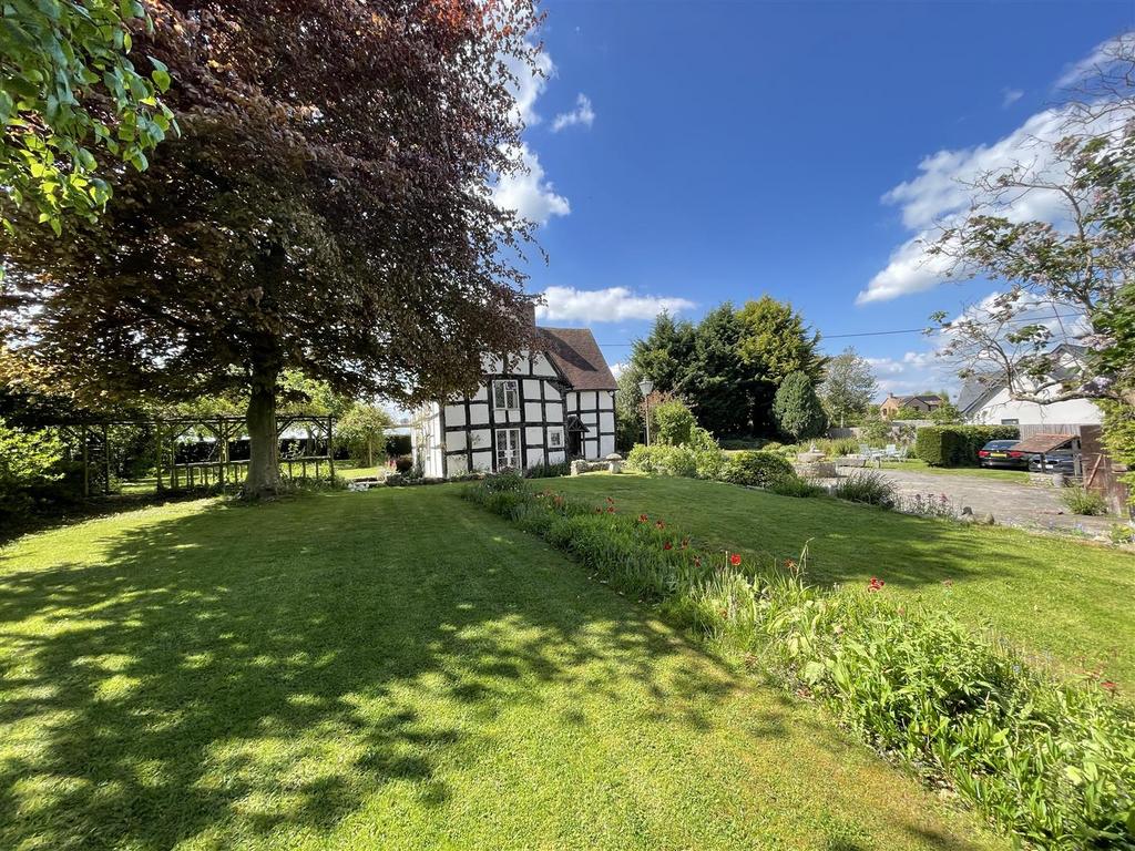 Apperley GL19 4 bed detached house - £475,000