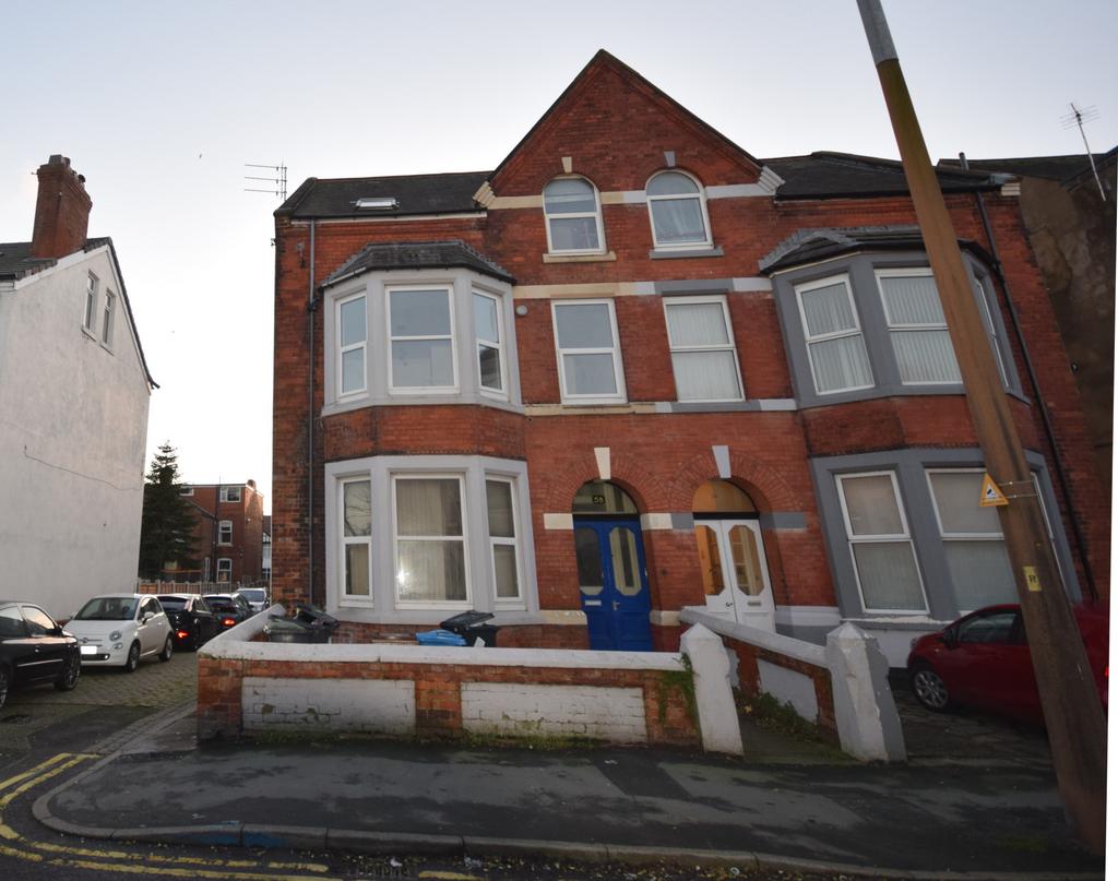 St. Andrews Road South, Lytham St. Annes 2 bed flat to rent - £650 pcm ...