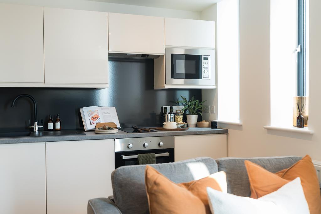 Apt 0419, Live Oasis Merrion Street... Studio - £850 pcm (£196 pw)