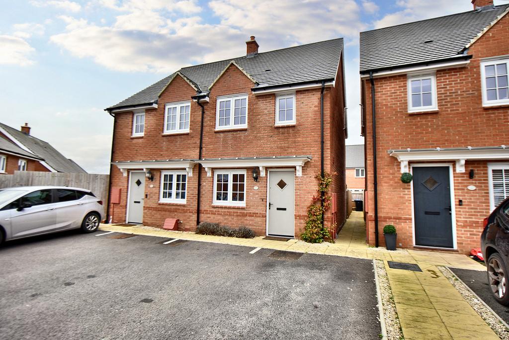 Acorn Drive, Ashbourne, DE6 2 bed semi-detached house for sale - £236,000