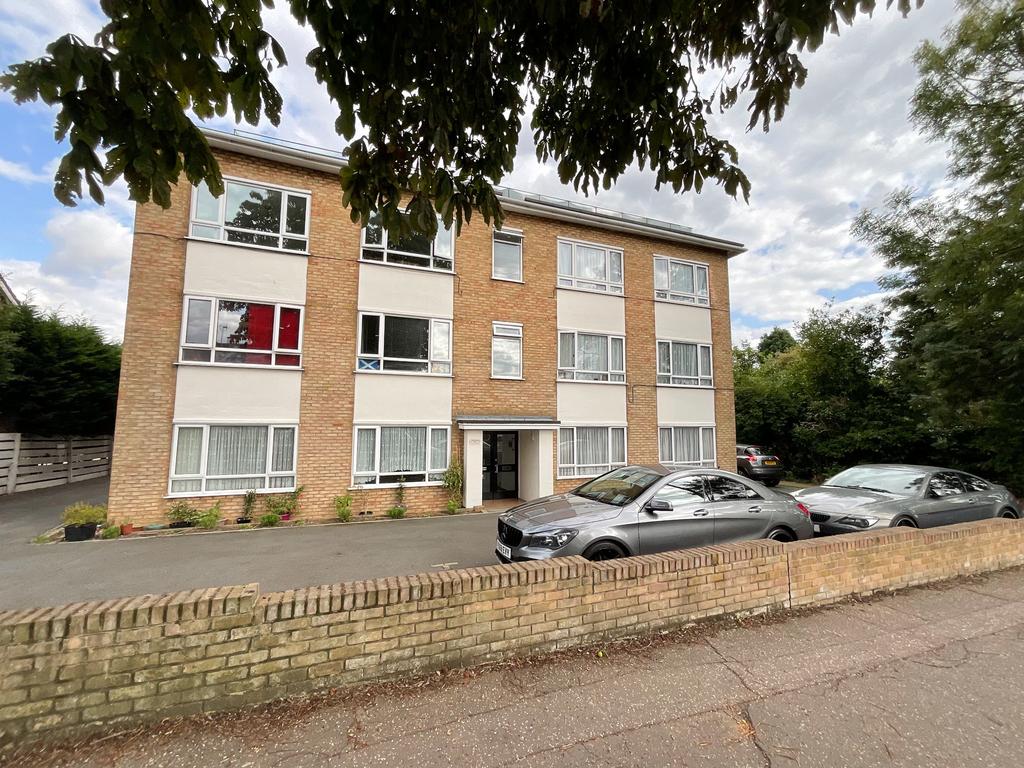 191 Southbourne Grove, Westcliff-on-Sea SS0 2 bed flat for sale - £190,000