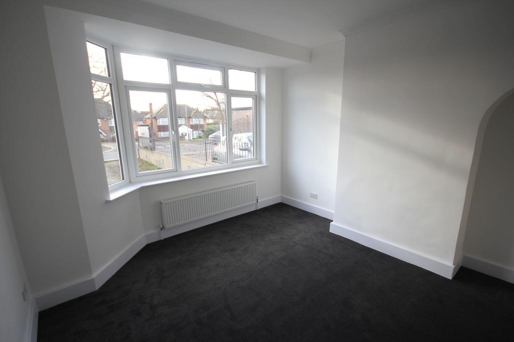 Harlington Road, Uxbridge, UB8 3 bed semi-detached house - £2,100 pcm ...
