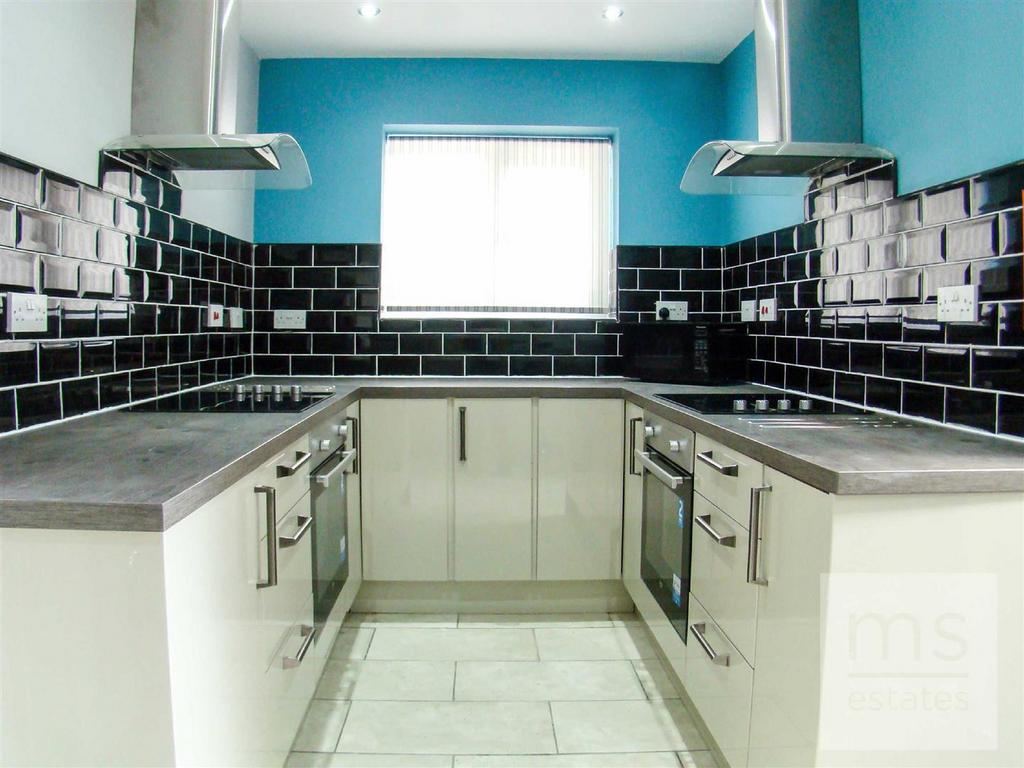 Harrington Drive, Nottingham NG7 6 bed detached house - £3,640 pcm (£ ...