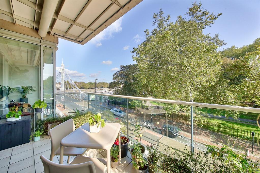 Albert Bridge Road, SW11 3 bed apartment for sale - £1,950,000