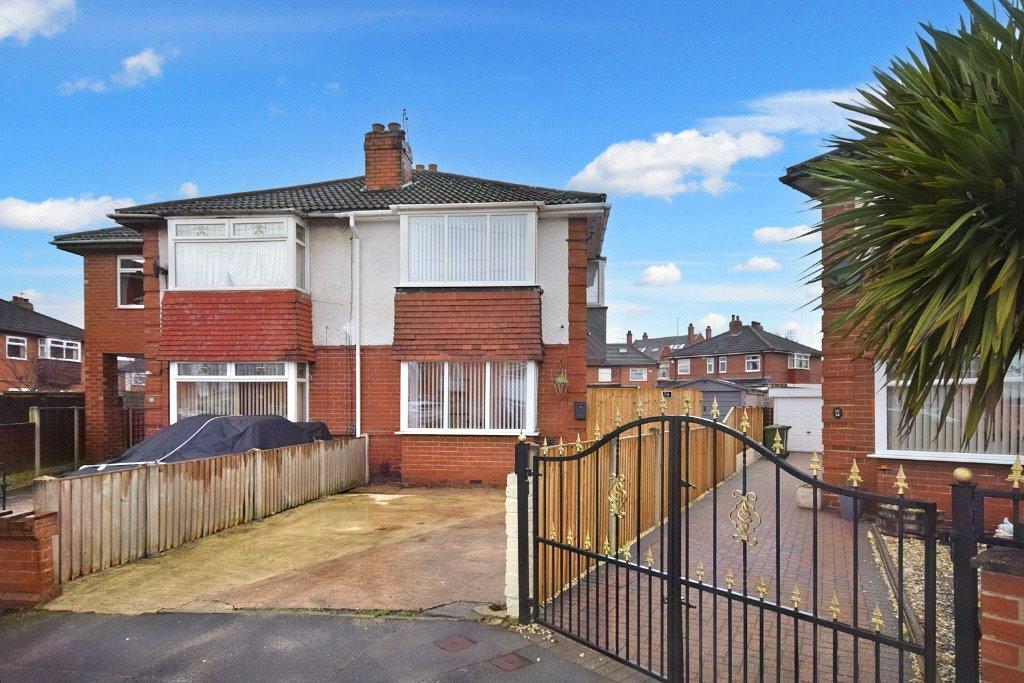Charles Avenue, Agbrigg, Wakefield, West Yorkshire 3 bed semi-detached ...