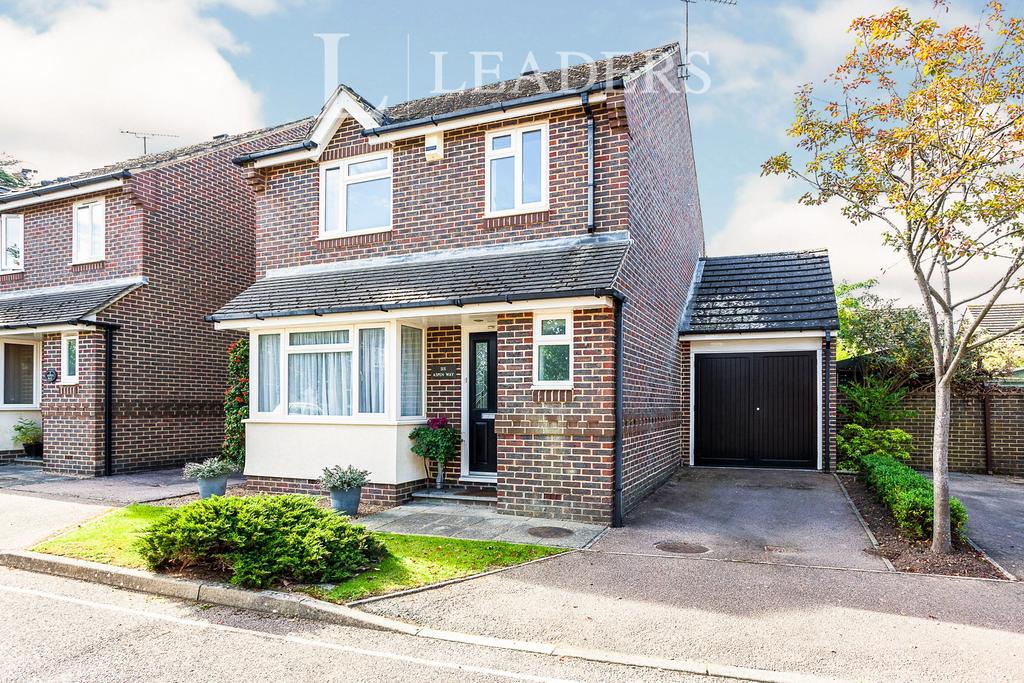 Aspen Way, Horsham 3 bed link detached house - £1,900 pcm (£438 pw)