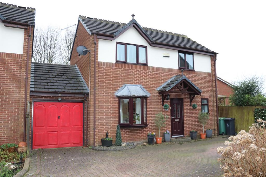 Old Oak Close, Aldridge 3 bed detached house - £315,000