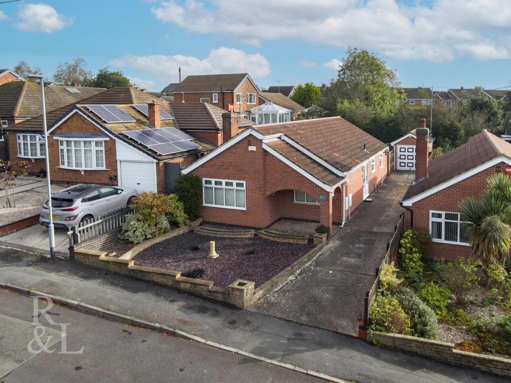 Highfield Road, Keyworth, Nottingham 2 bed detached bungalow - £295,000