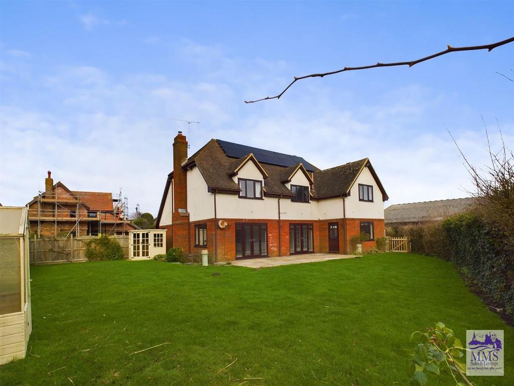 Spendiff, Cooling, Rochester 4 bed detached house - £800,000