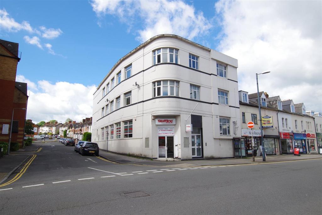Commercial Road, Swindon SN1 1 bed flat - £110,000