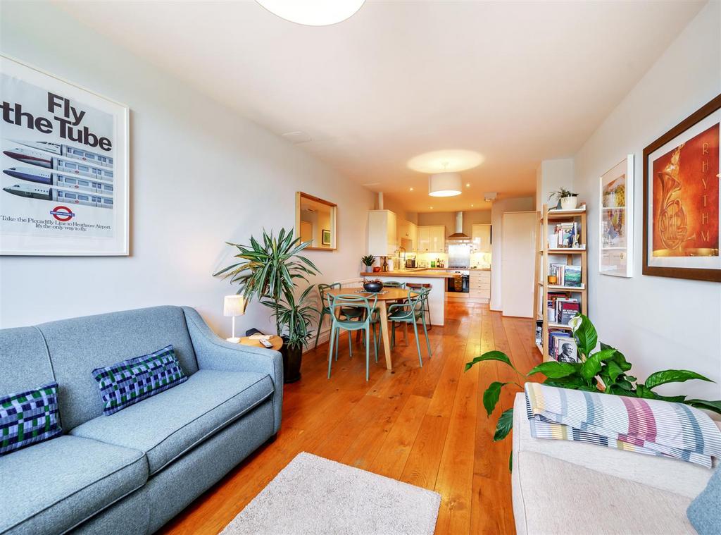Chartwell Court, London, NW2 1 bed apartment for sale - £325,000