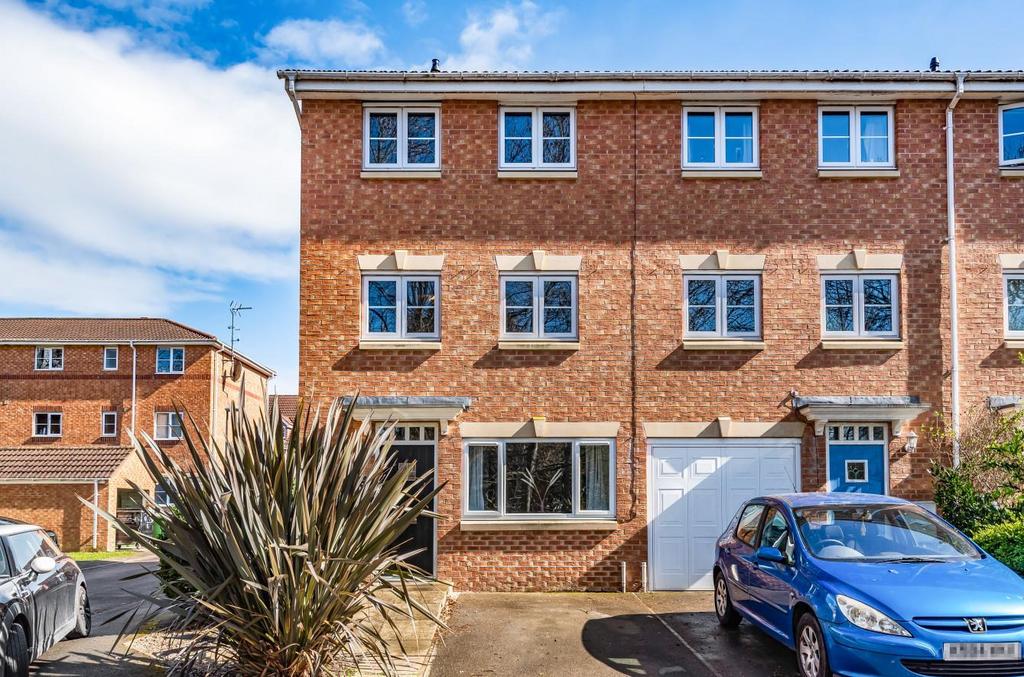 Princess Drive, York 4 bed end of terrace house - £1,500 pcm (£346 pw)