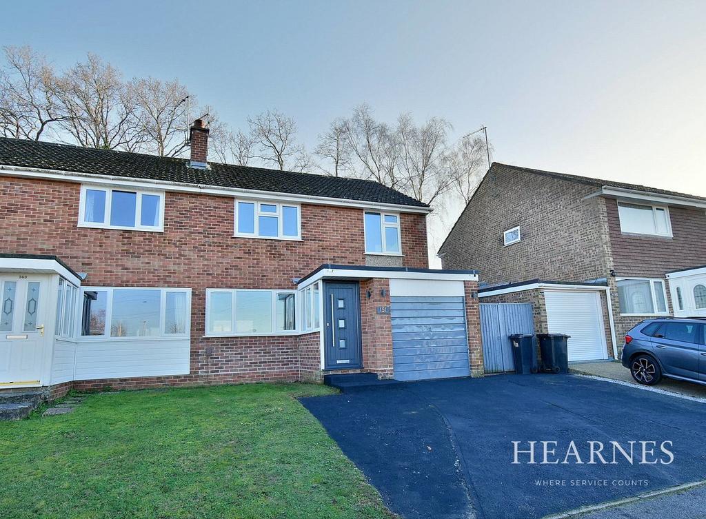 Leeson Drive, Ferndown, BH22 3 bed semi-detached house - £389,950