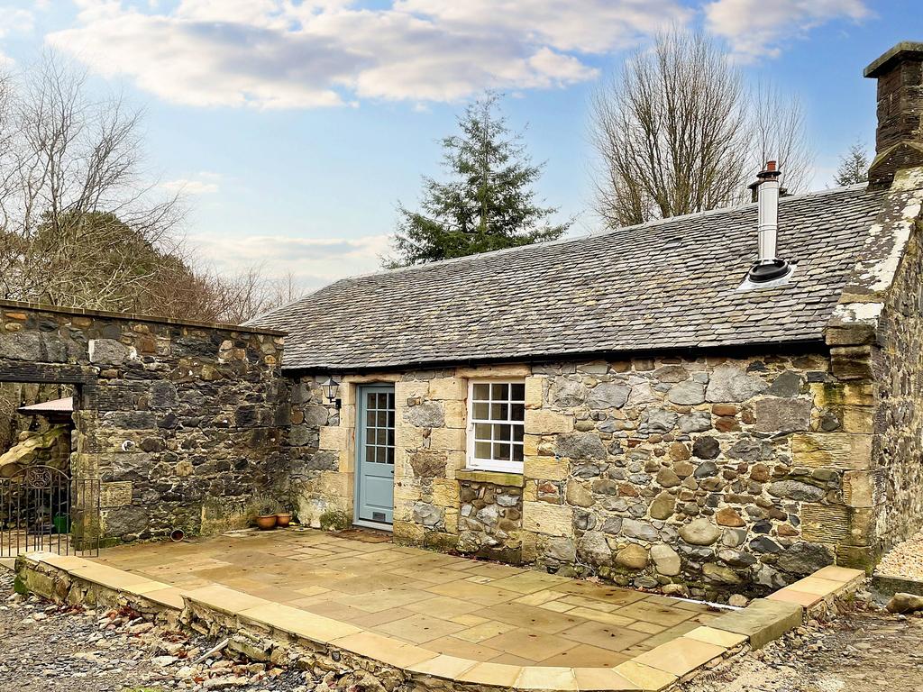 Dalmellington KA6 1 bed cottage - £600 pcm (£138 pw)