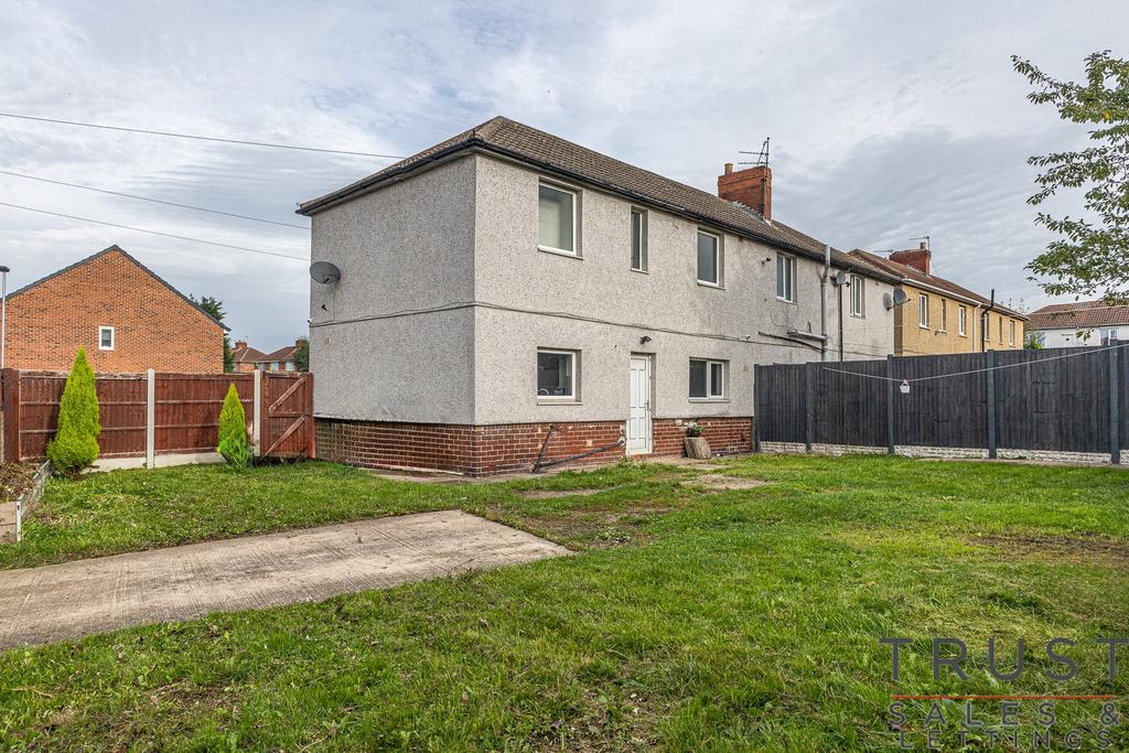 Thurnscoe, Rotherham S63 3 bed semi-detached house - £110,000