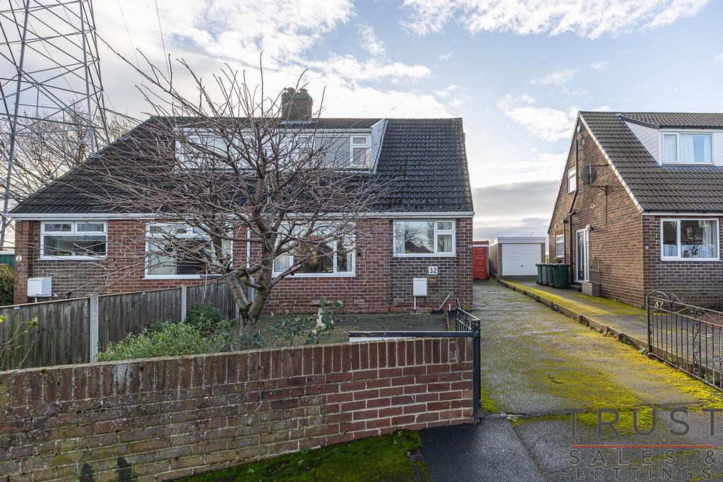 Liversedge WF15 3 bed semi-detached house - £170,000