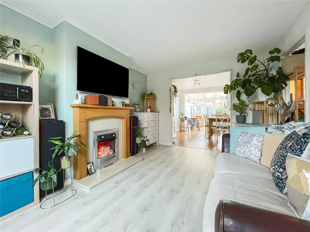Ripon Close Rainham Gillingham Kent Me8 3 Bed Semi Detached House