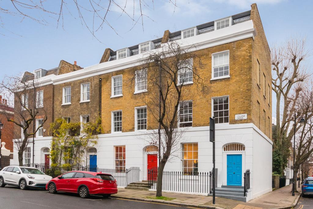 College Cross, Islington, London 3 bed flat for sale - £950,000