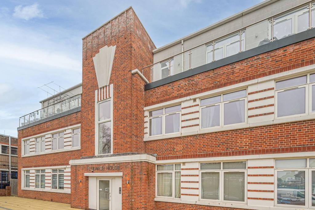 Research House, Greenford, UB6 1 bed flat - £325,000