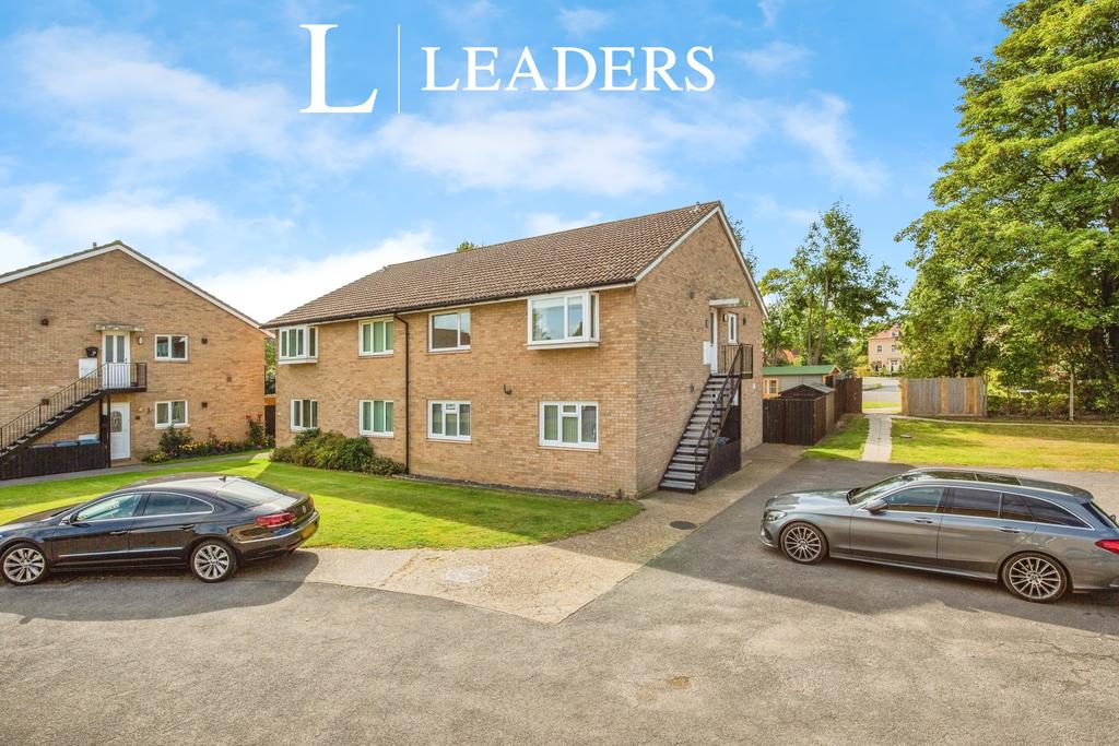 Spencer Road, Rendlesham Park, IP12 2 bed apartment - £800 pcm (£185 pw)