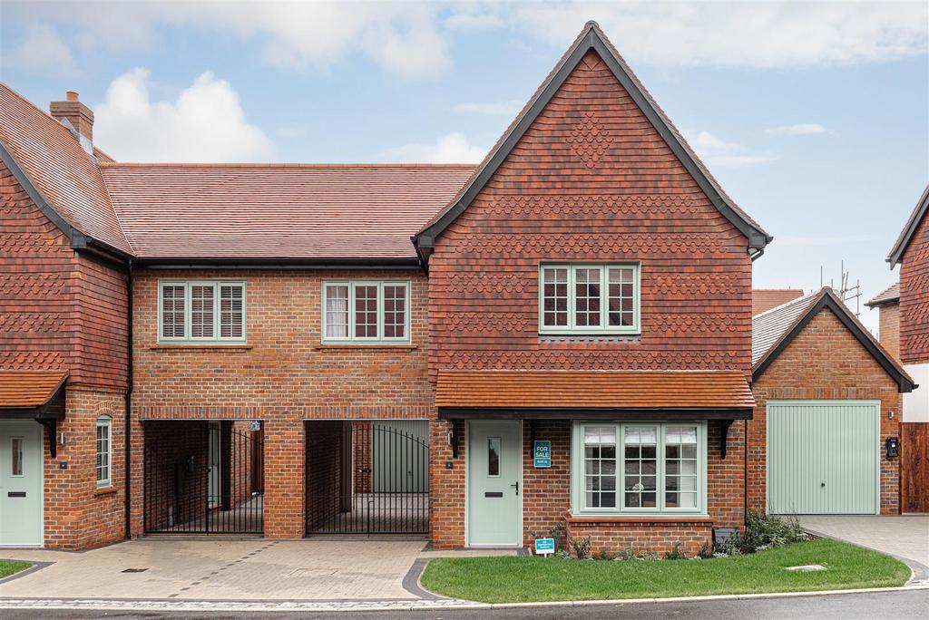 Firethorn Place, Ewhurst, Cranleigh 4 bed house - £574,950