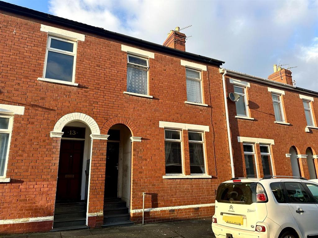 Queen Street, Barry 2 bed terraced house - £135,000