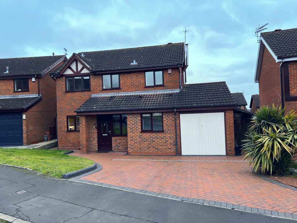Charnwood Close, Brierley Hill, DY5 3UE 4 bed detached house - £420,000