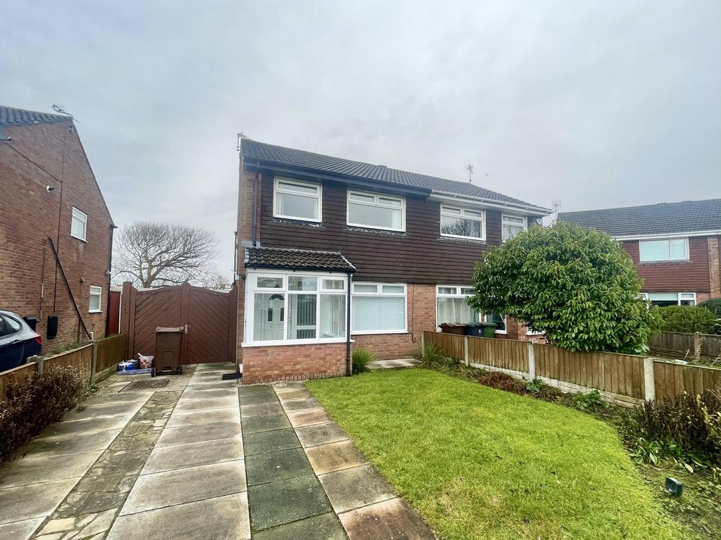 Southport PR9 3 bed semi-detached house - £1,100 pcm (£254 pw)