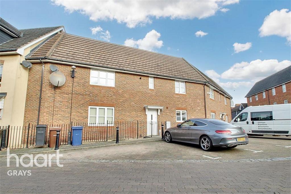 Caspian Way, RM19 3 bed terraced house - £1,850 pcm (£427 pw)