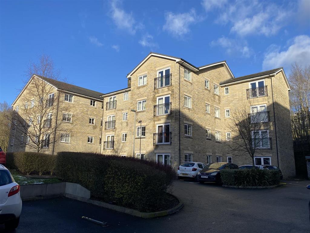 Bramble Court, Stalybridge SK15 2 bed apartment - £90,000