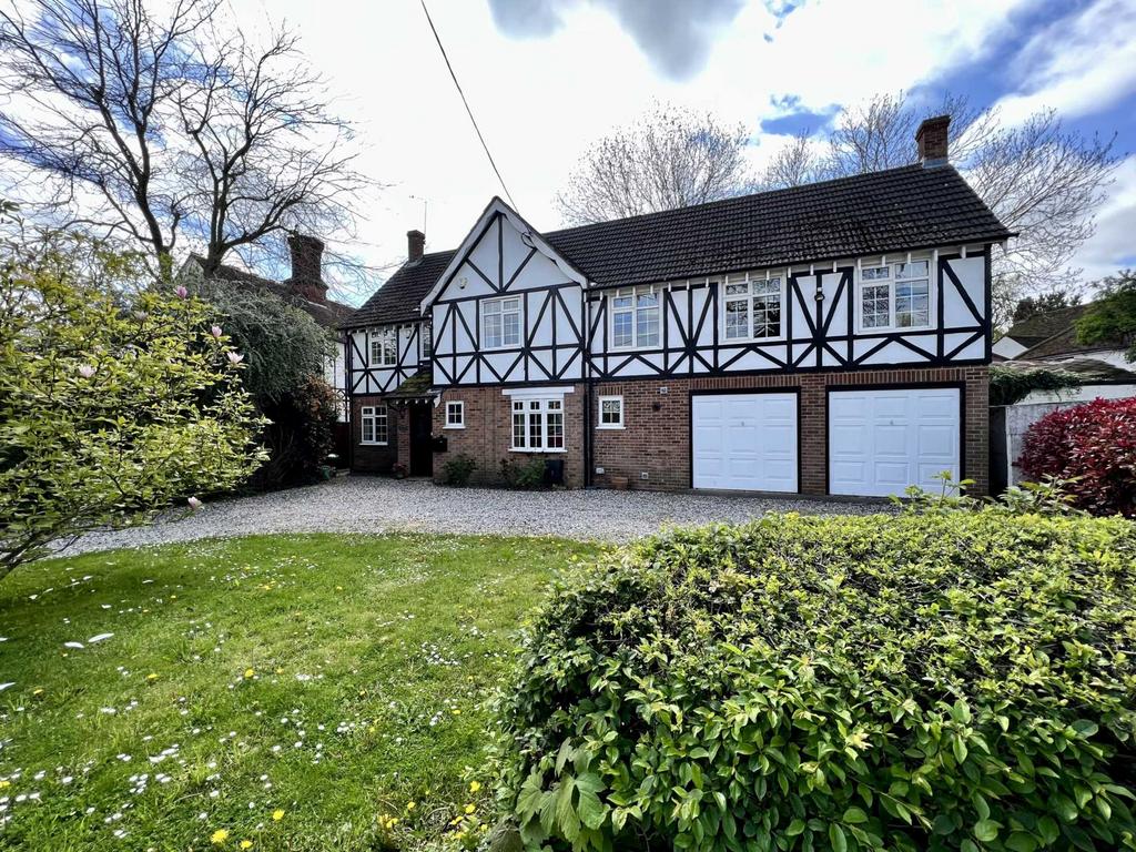 Billericay Road Brentwood Cm13 4 Bed Detached House For Sale £950 000