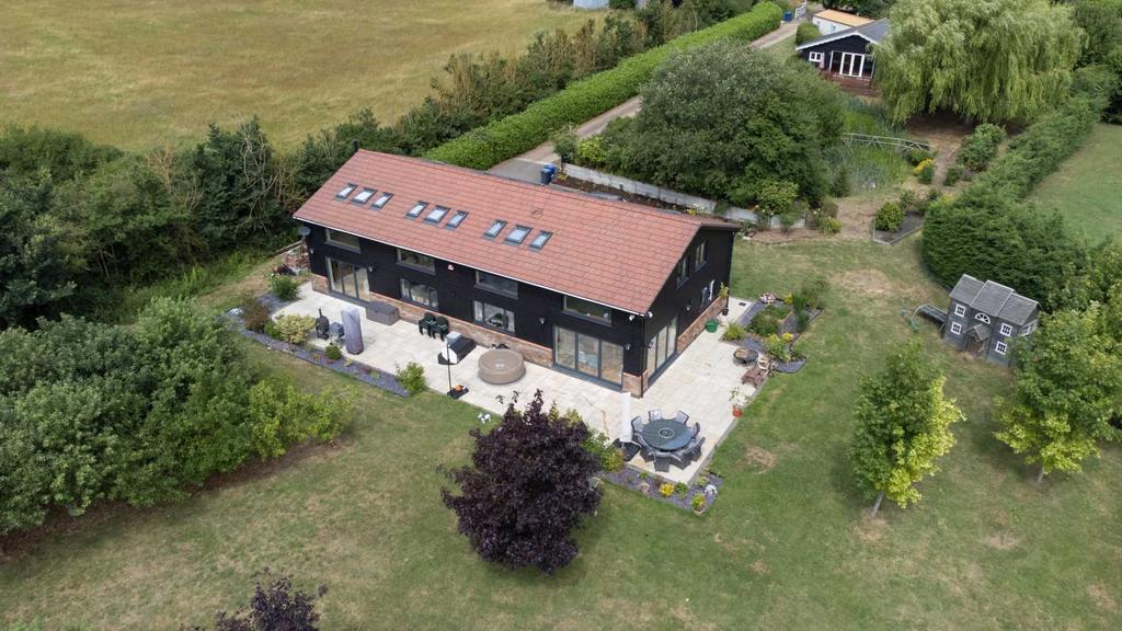 Peartree Lane, Upminster RM14 5 bed detached house for sale - £1,600,000