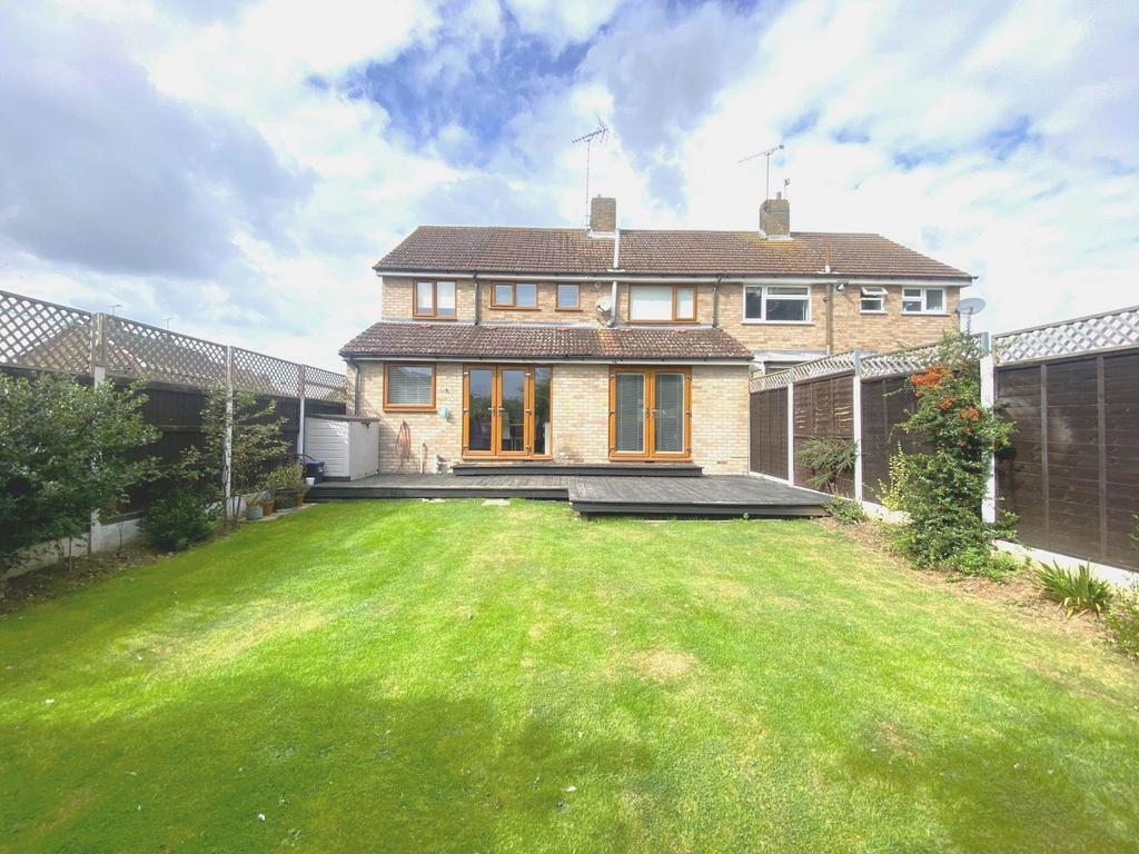 Byron Road Brentwood Cm13 4 Bed Semi Detached House For Sale £600 000