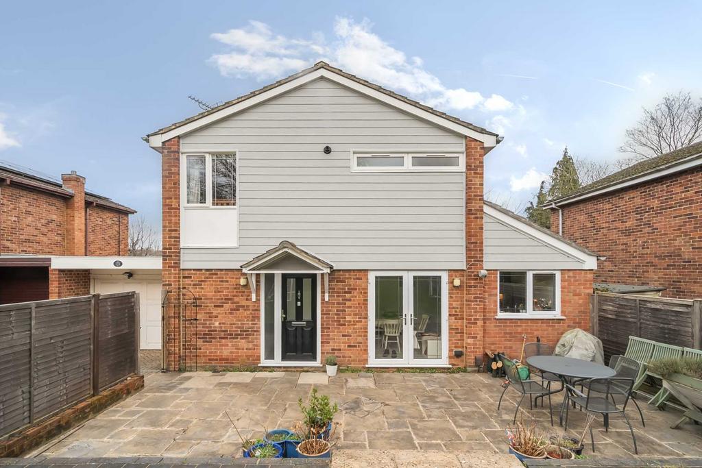 Lowfield Road, Reading RG4 3 bed detached house - £535,000