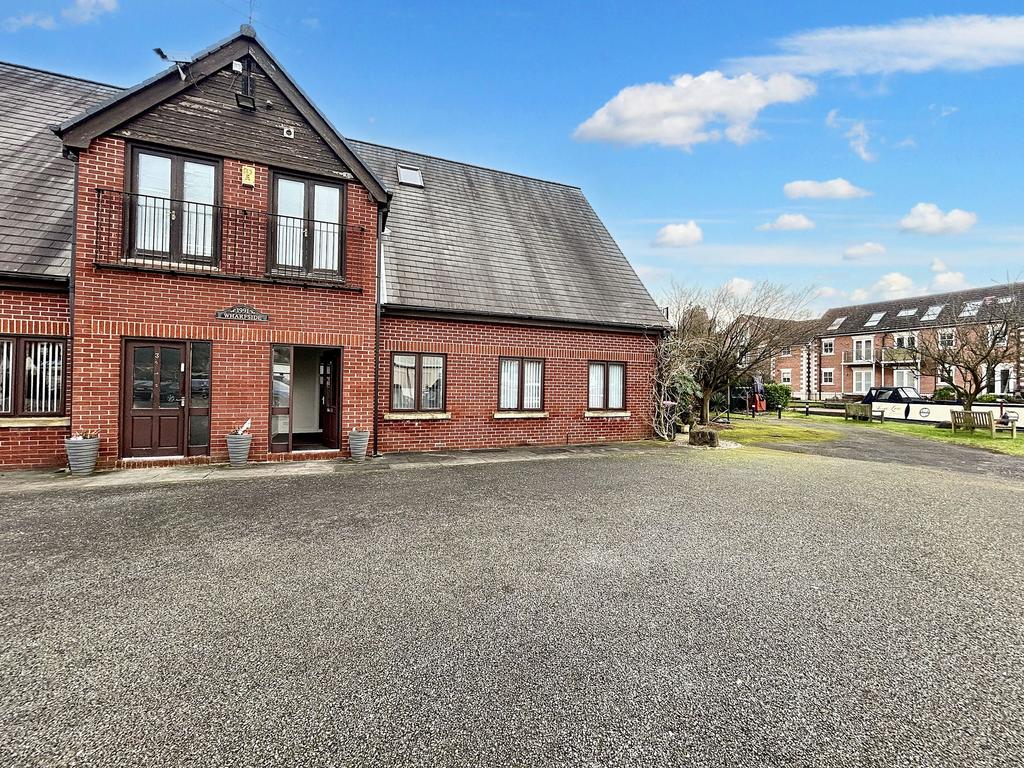 Worsley, Manchester M28 Office - £1,500 pcm (£346 pw)