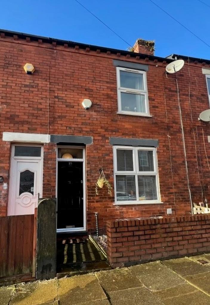 Swinton, Manchester M27 2 bed terraced house - £875 pcm (£202 pw)