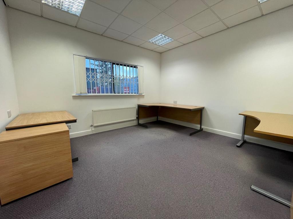 Eccles, Manchester M30 Office - £429 pcm (£99 pw)